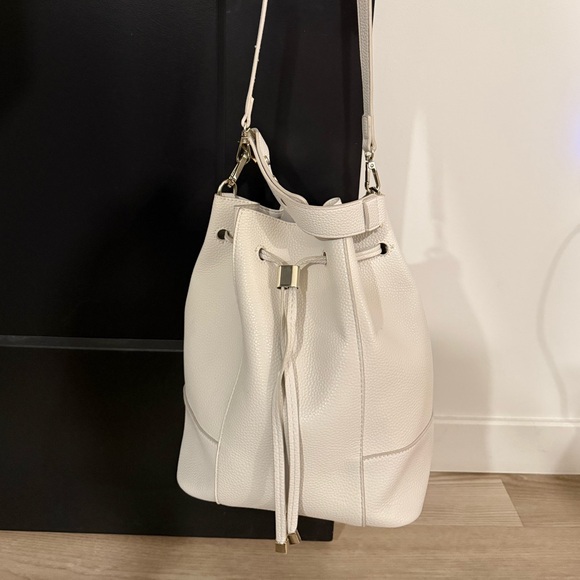 Zara | Bags | Zara Chic White Bucket Bag | Poshmark
